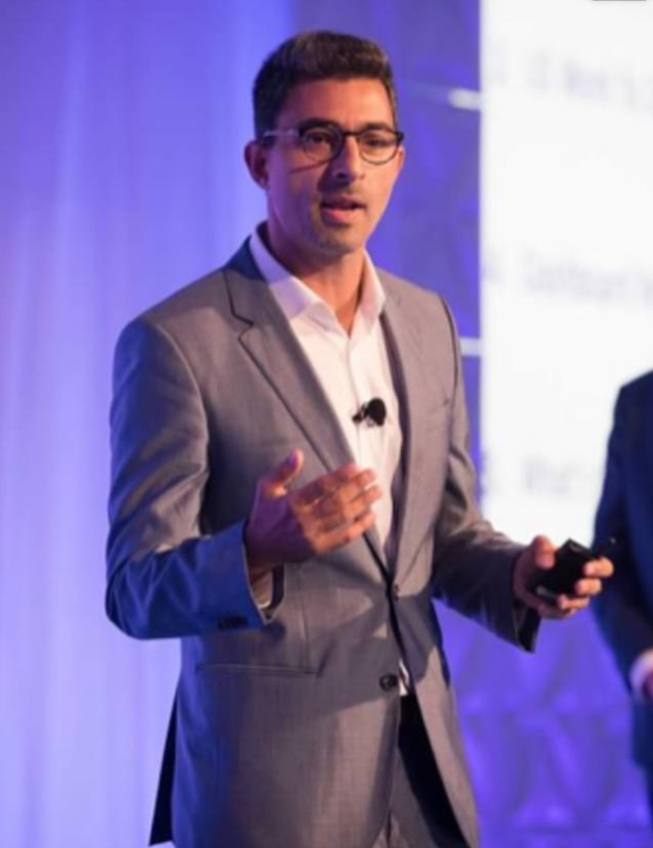 Tomer Bar - Cosmetic Executive Women